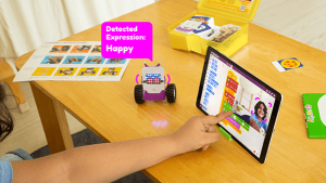 Programming Quarky with Block Coding in PictoBlox - STEMpedia Education