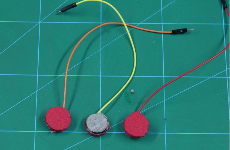 Robot for automate Posting Image on Instagram Using evive & Arduino.