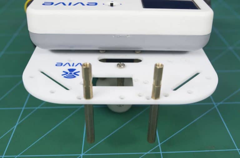 How to make DIY Soccer Playing Mobile Robots using Arduino & Bluetooth